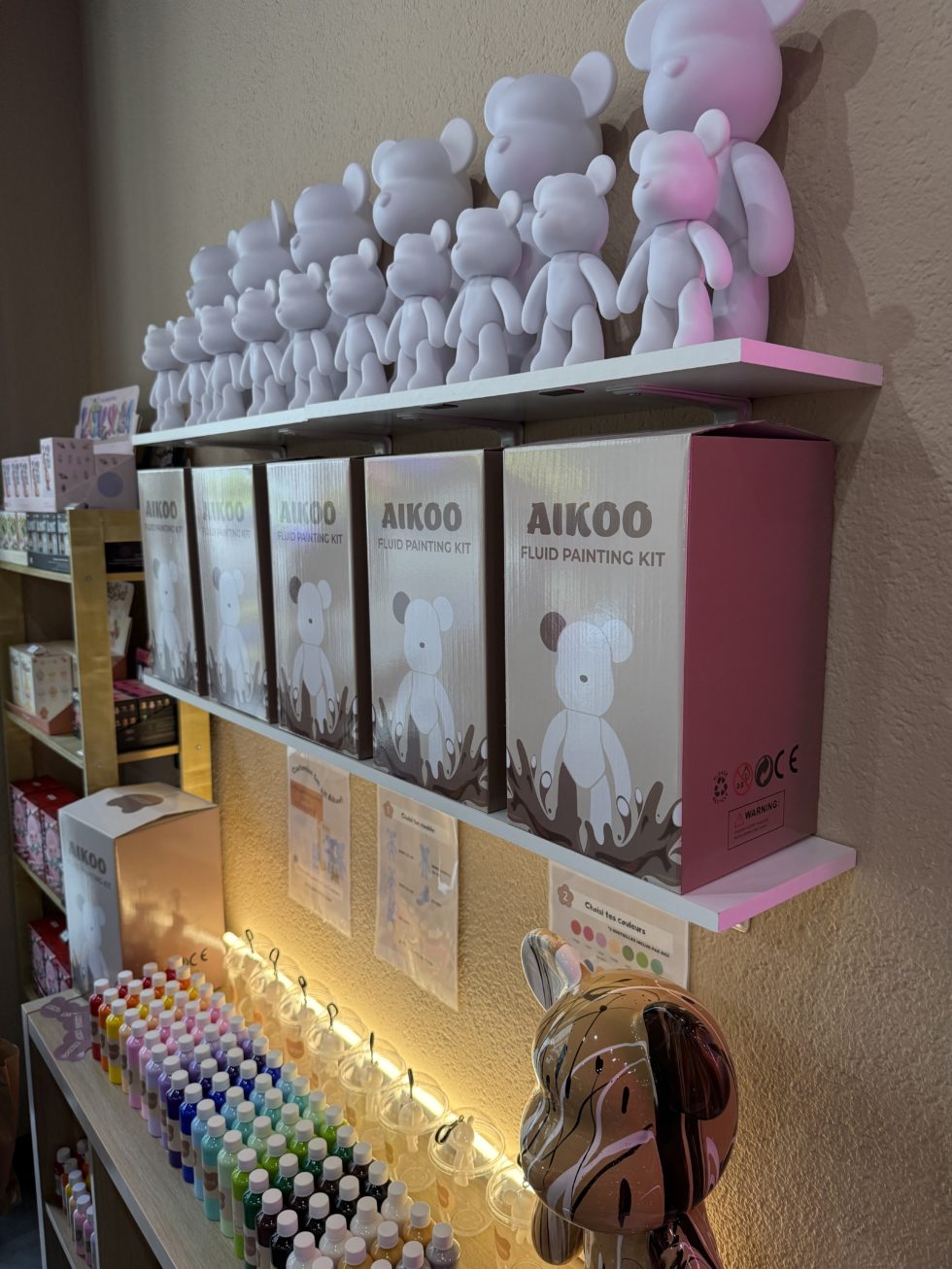 Atelier créatif à Genève & Lausanne – Peinture fluide sur ours | Aikoo